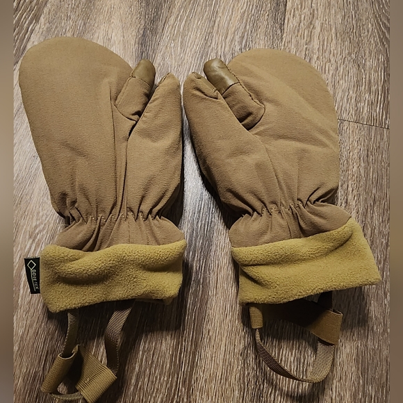 gortex | Accessories | Nwot Gortex 3 Finger Mittens | Poshmark